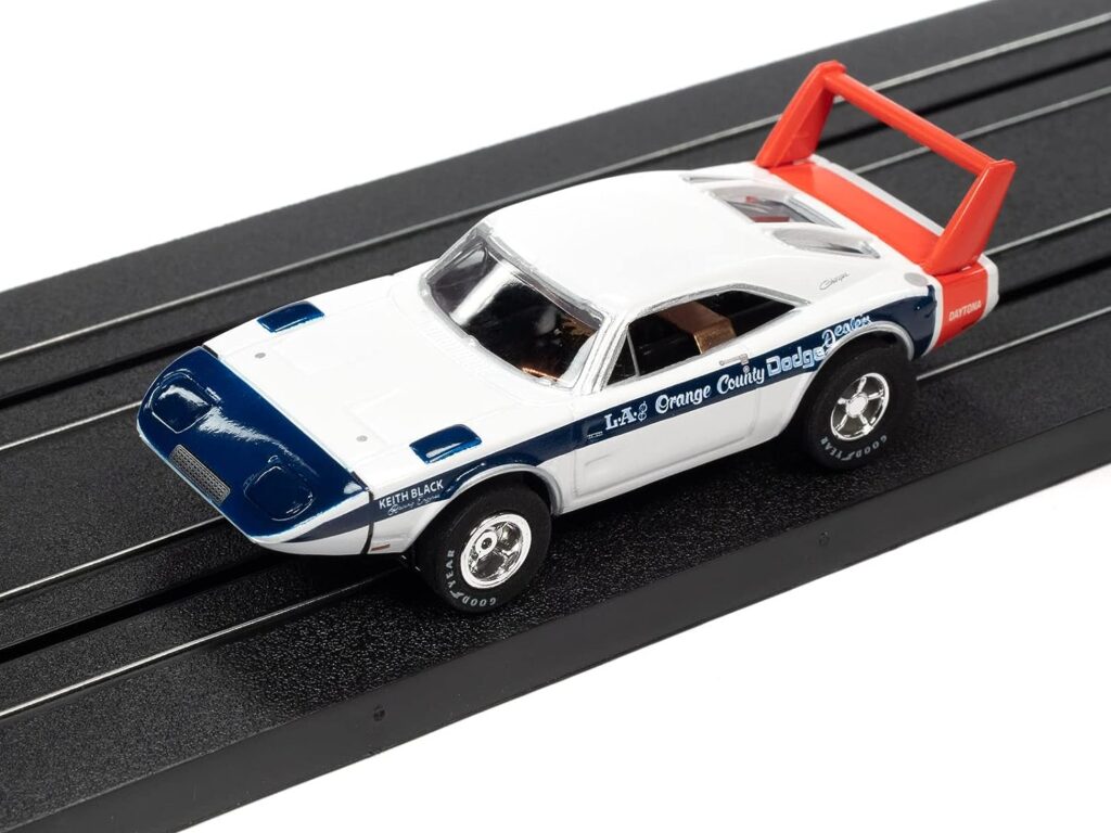 Auto World Xtraction R35 1969 Dodge Daytona White HO Scale Slot Car Review